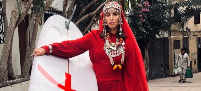Maroc : Maryam El Gardoum, l’héroïne de surf qui défie les vagues et ...