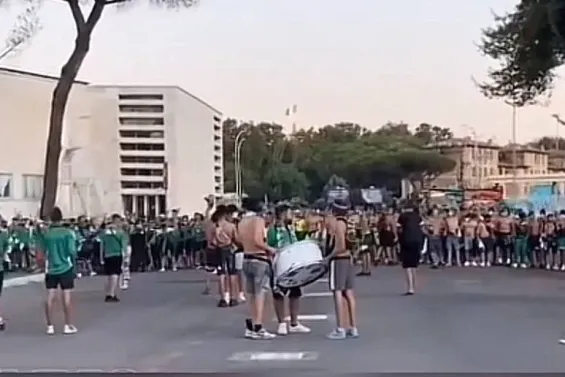 Raja Casablanca fans take over Italian sports center for anniversary ...