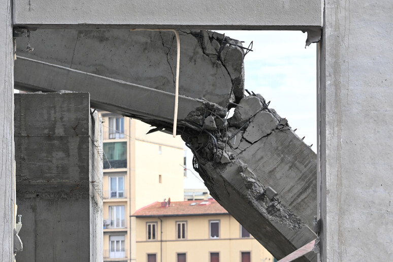 The bodies of three Moroccan workers killed in Florence collapse ...