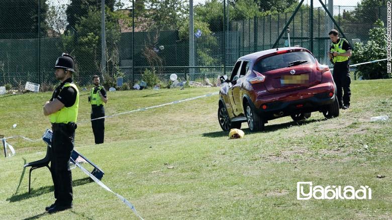 UK : A car hits a crowd during Eid celebration