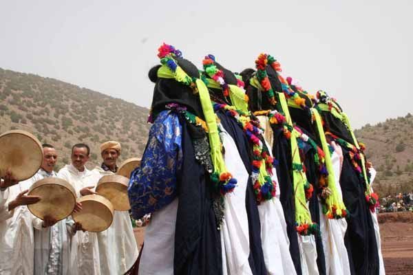 Maroc : Quatre danseurs d’ahidous profitent de leur tournée en France ...