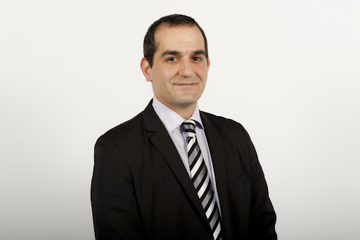 Législatives 2012 : Pouria Amirshahi, vainqueur PS dans le Maghreb ...